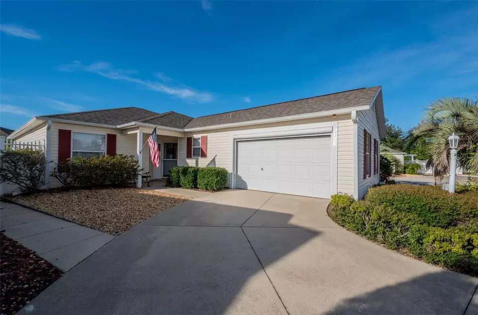 17702 SE 84th Sheldon Ter, The Villages, FL 32162 | 48 Photos - Movoto