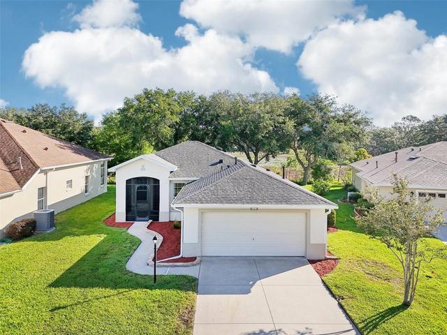 27510 Discover Ct, Leesburg, FL 34748 | MLS# G5095769 | 52 Photos - Movoto