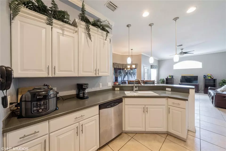 1781 SW Bayshore Blvd, Port Saint Lucie, FL 34984 | MLS# L4950676 | 40 ...