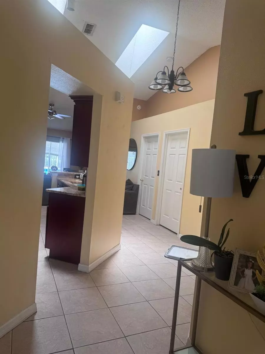 1621 Emily Ct, Kissimmee, FL 34744 | MLS# O6305187 | 7 Photos - Movoto