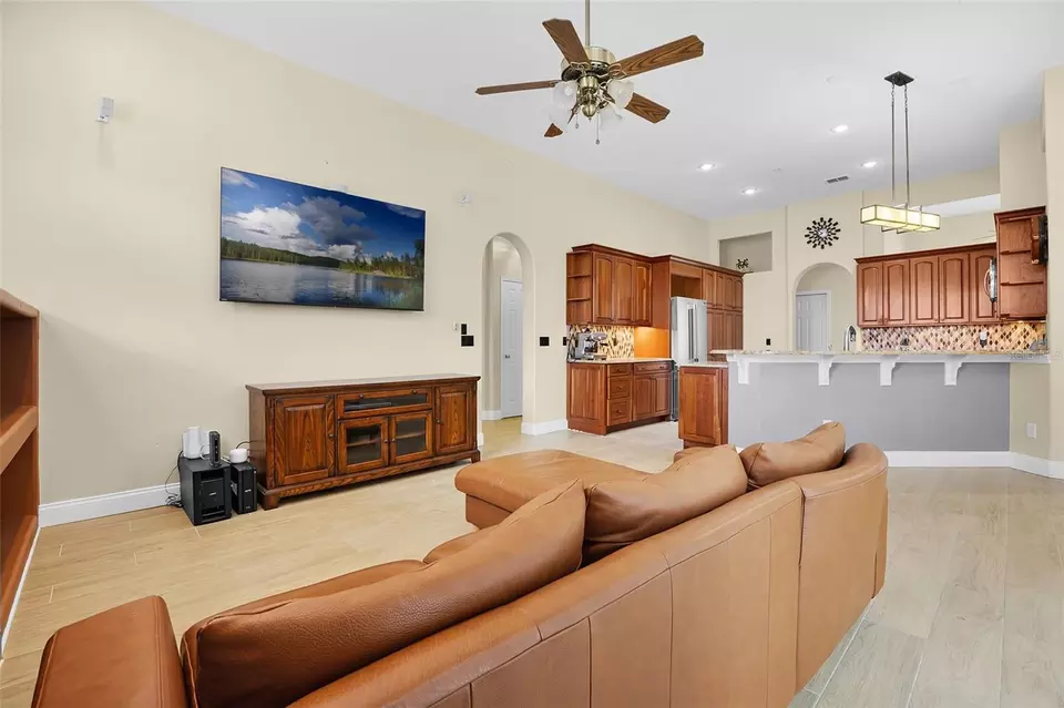 1867 Verde Way, Orlando, FL 32835 | MLS# O6340717 | 32 Photos - Movoto