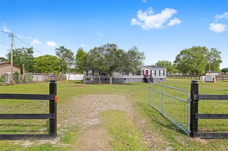 9047 SW 102nd Ter, Gainesville, FL 32608 | MLS# OM698677 | 63 Photos ...