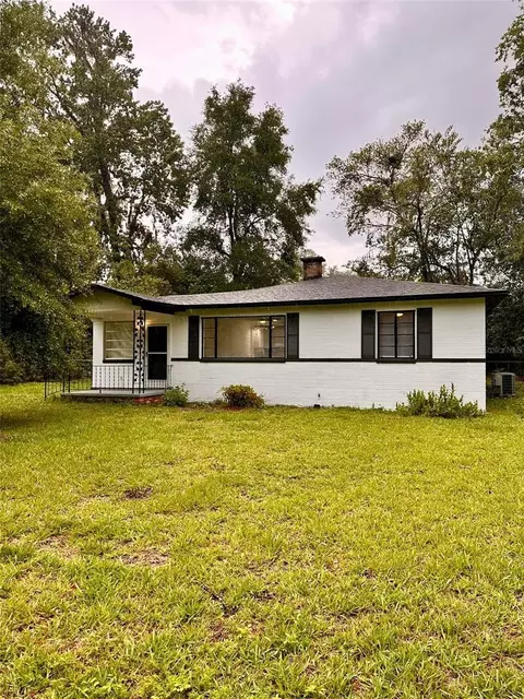 1138 NE 9th St, Ocala, FL 34470 | MLS# 10573639 | 5 Photos - Movoto