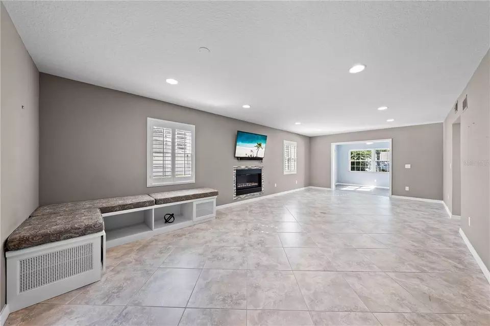 2410 Sue Dr, Kissimmee, FL 34741 | MLS# S5138037 | 61 Photos - Movoto