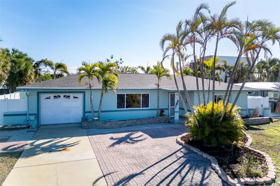 10215 3rd St E, Treasure Island, FL 33706 - Movoto