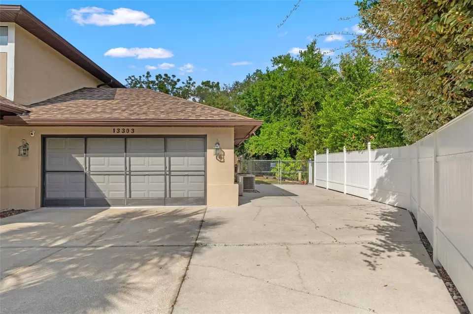 13303 Don Loop, Spring Hill, FL 34609 | MLS# TB8446589 | 70 Photos - Movoto