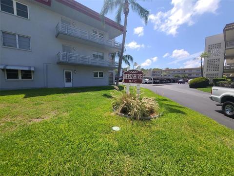 5660 80th St N #B104, Saint Petersburg, FL 33709 | 19 Photos | MLS # ...