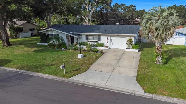 2388 Watrous Dr, Dunedin, FL 34698 | 60 Photos - Movoto