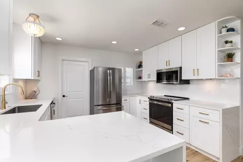 3819 Huntington St NE, Saint Petersburg, FL 33703 | 37 Photos - Movoto