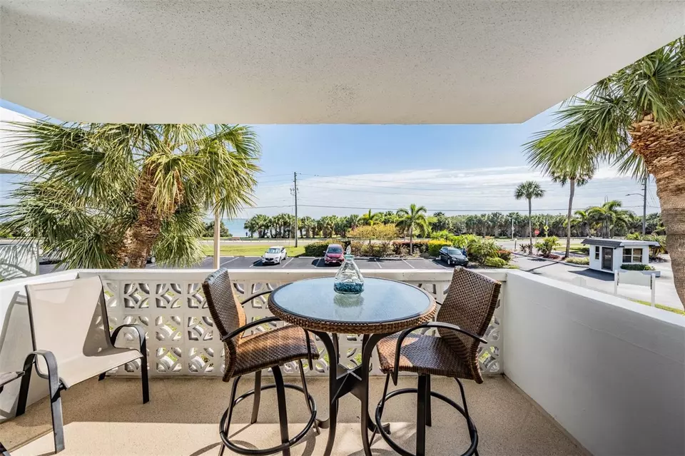 7 Elgin Pl #211, Dunedin, FL 34698 | 64 Photos - Movoto