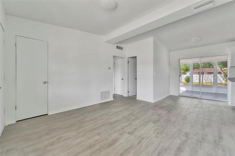 5039 Bee Ridge Rd, Sarasota, FL 34233 | 21 Photos | MLS #V4929715 - Movoto