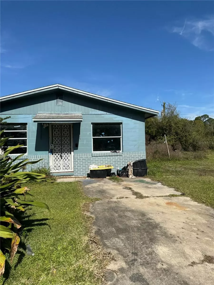 811 Hymon Cir, Bunnell, FL 32110 | MLS# V4942157 | 3 Photos - Movoto