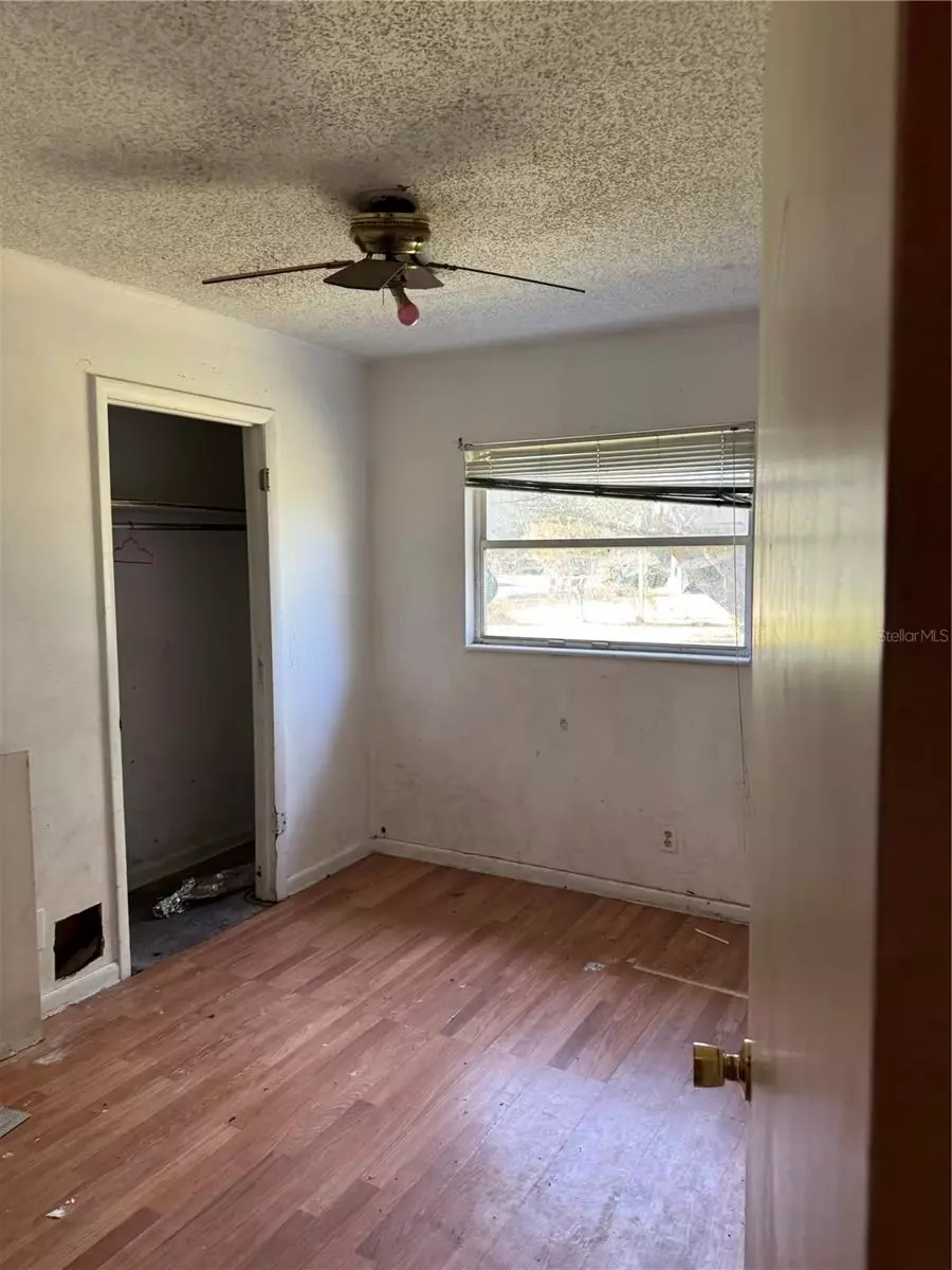 811 Hymon Cir, Bunnell, FL 32110 | MLS# V4942157 | 3 Photos - Movoto