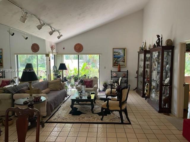 5622 Hammock Ln #117, Lauderhill, FL 33319 - Movoto