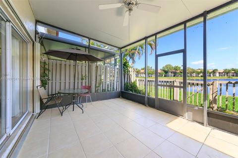 9771 NW 37th St, Sunrise, FL 33351 | 28 Photos | MLS #A11303758 - Movoto