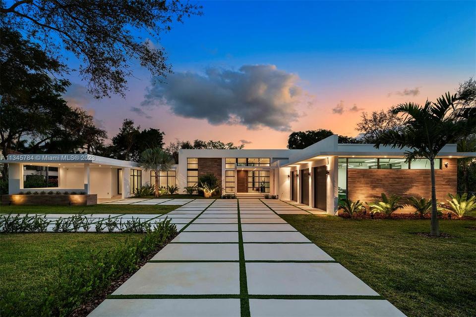 6830 SW 104th St, Pinecrest, FL 33156 | 49 Photos | MLS #A11345784 - Movoto