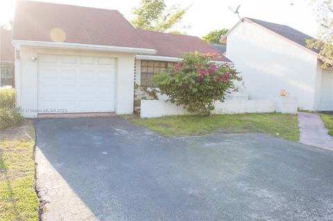 6912 SW 104th Ct, Miami, FL 33173 | 32 Photos | MLS #A11356692 - Movoto