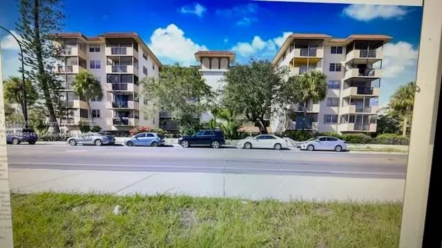 12590 NE 16th Ave #401, North Miami, FL 33161 | 7 Photos - Movoto