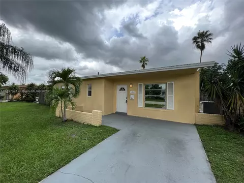 6311 SW 10th St, North Lauderdale, FL 33068 | 17 Photos - Movoto