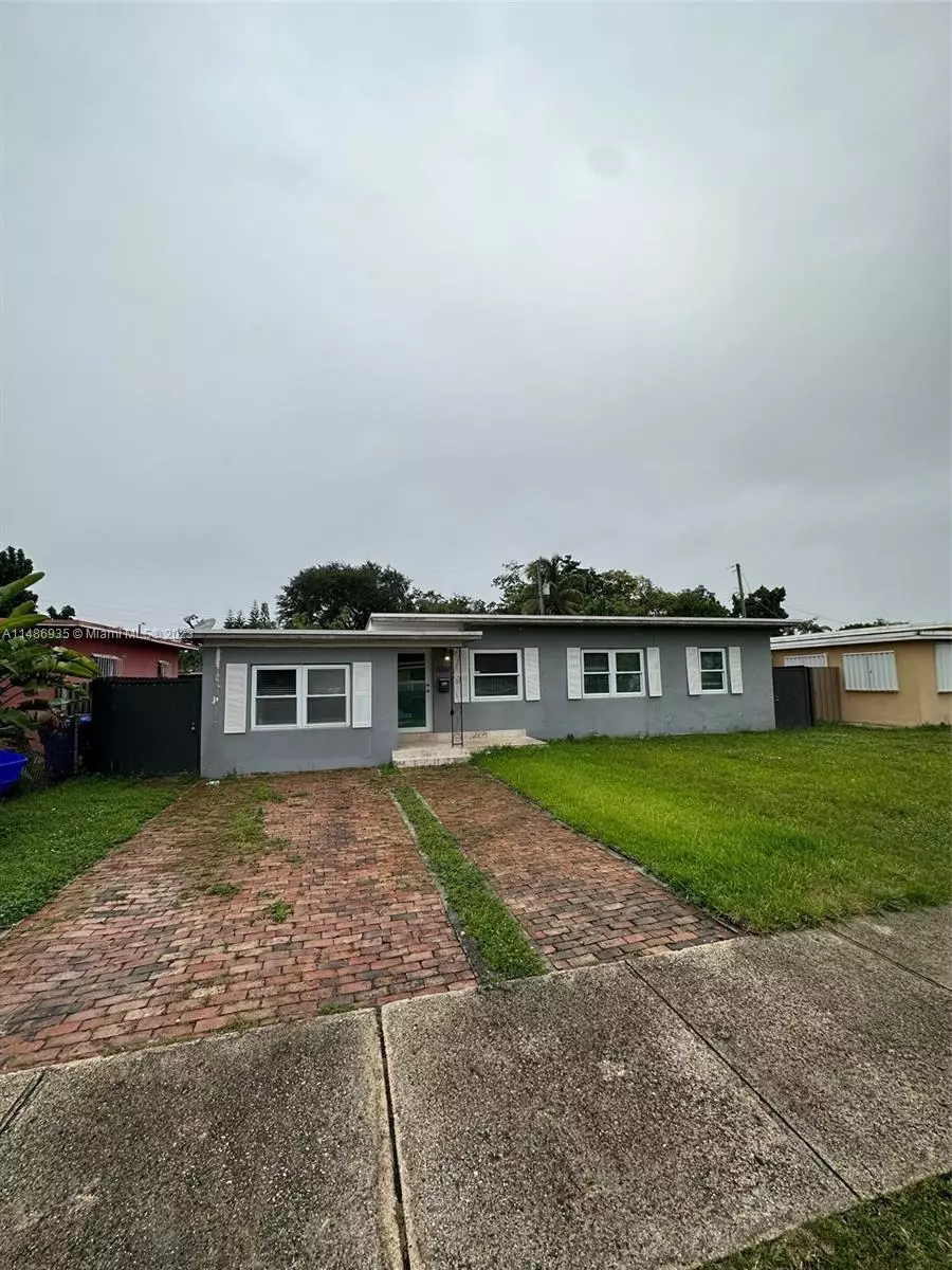 5261 SW 3rd St, Miami, FL 33134 | 16 Photos - Movoto