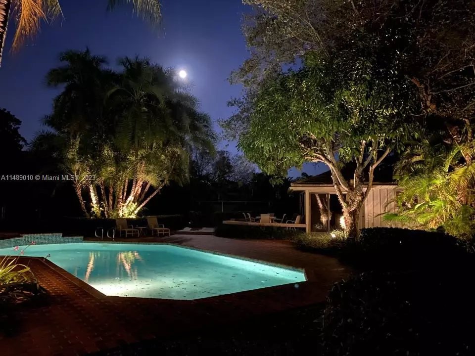 12251 SW 60th Ct, Pinecrest, FL 33156 | 9 Photos - Movoto