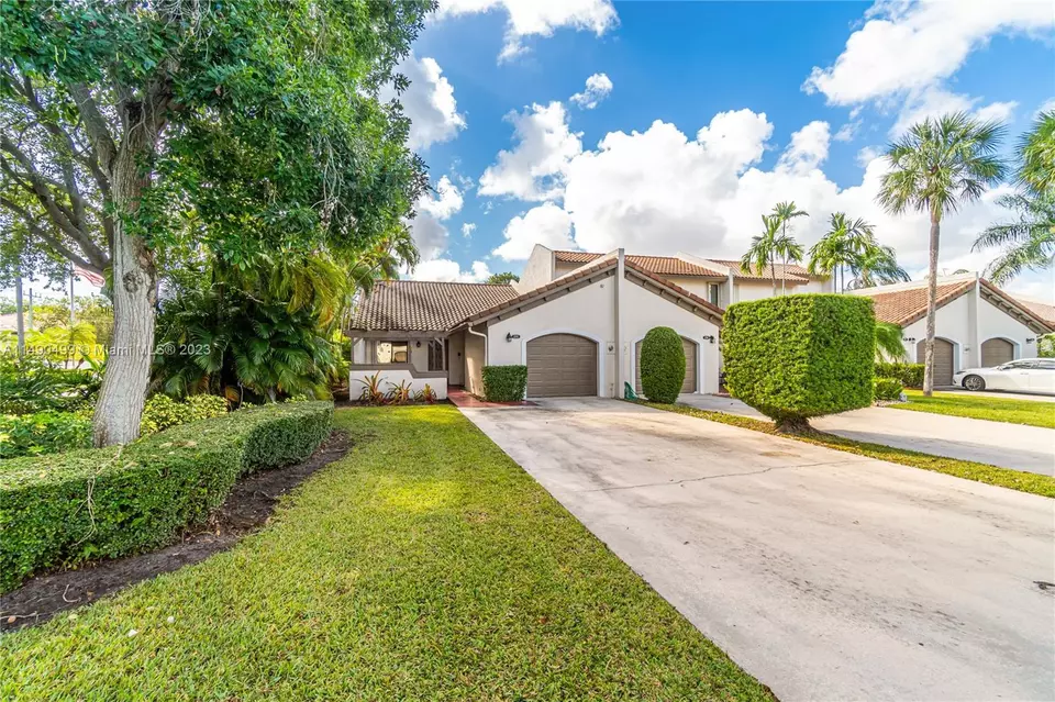 11392 SW 87th Ter #0, Miami, FL 33173 | 44 Photos - Movoto