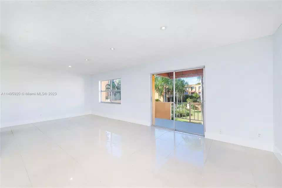17911 NW 68th Ave #M208, Hialeah, FL 33015 | 21 Photos - Movoto