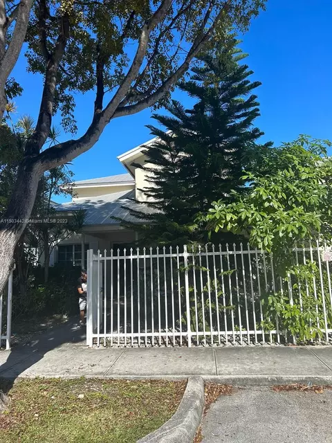 345 NW 19th St #76, Miami, FL 33136 | 11 Photos - Movoto