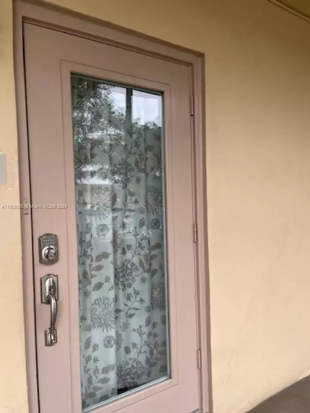 251 Berkley Rd #111, Hollywood, FL 33024 | 21 Photos - Movoto