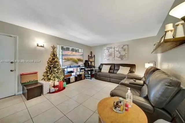 10756 N Kendall Dr #J10, Miami, FL 33176 | 18 Photos - Movoto