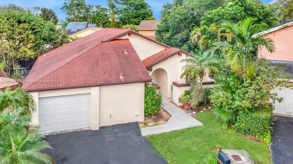 14815 SW 50th Ter, Miami, FL 33185 | 32 Photos - Movoto