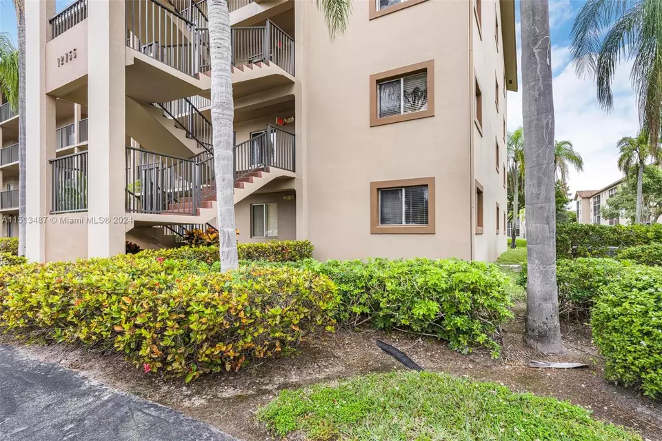 12755 SW 16th Ct #112B, Pembroke Pines, FL 33027 | 33 Photos - Movoto