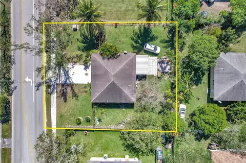 318 SW 6th Ave, Homestead, FL 33030 | 46 Photos - Movoto