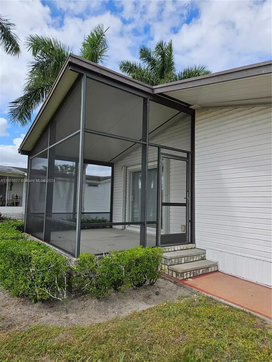 8921 SW Chevy Cir, Stuart, FL 34997 | 47 Photos - Movoto