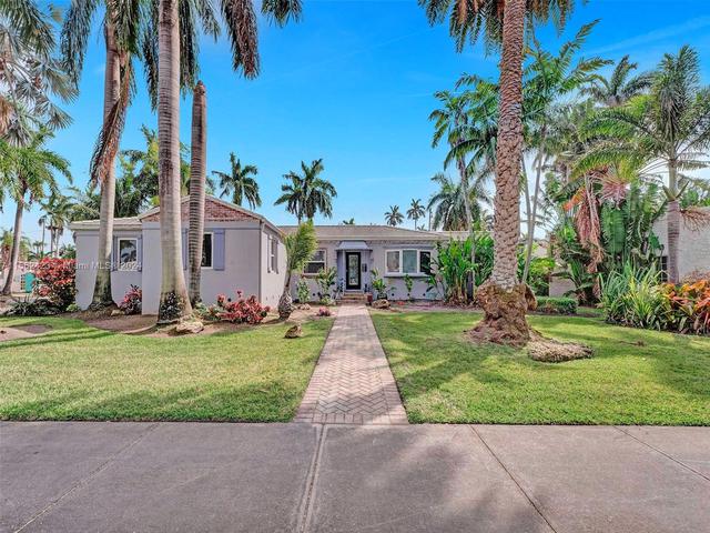 900 Tyler St, Hollywood, FL 33019 | 43 Photos - Movoto
