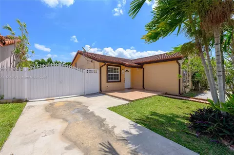 1521 SW 138th Ave, Miami, FL 33184 | 25 Photos - Movoto