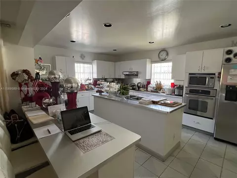 6060 W 8th Ave, Hialeah, FL 33012 - Movoto