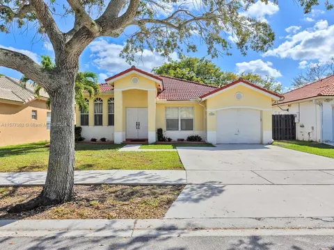 14066 S Cypress Cove Cir, Davie, FL 33325 | 30 Photos - Movoto