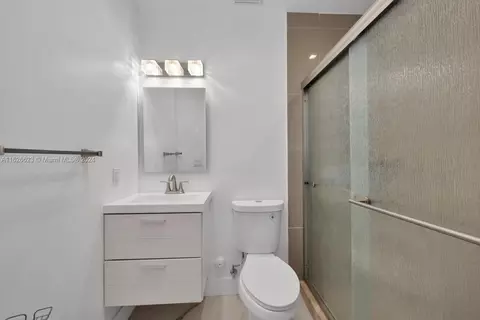 5645 Lincoln St, Hollywood, FL 33021 - Movoto