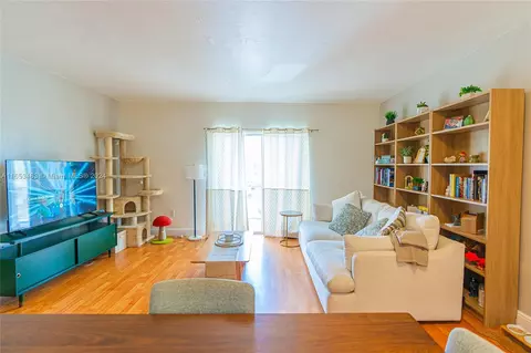 9159 SW 77th Ave #209, Miami, FL 33156 | 16 Photos - Movoto