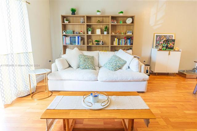 9159 SW 77th Ave #209, Miami, FL 33156 | 16 Photos - Movoto