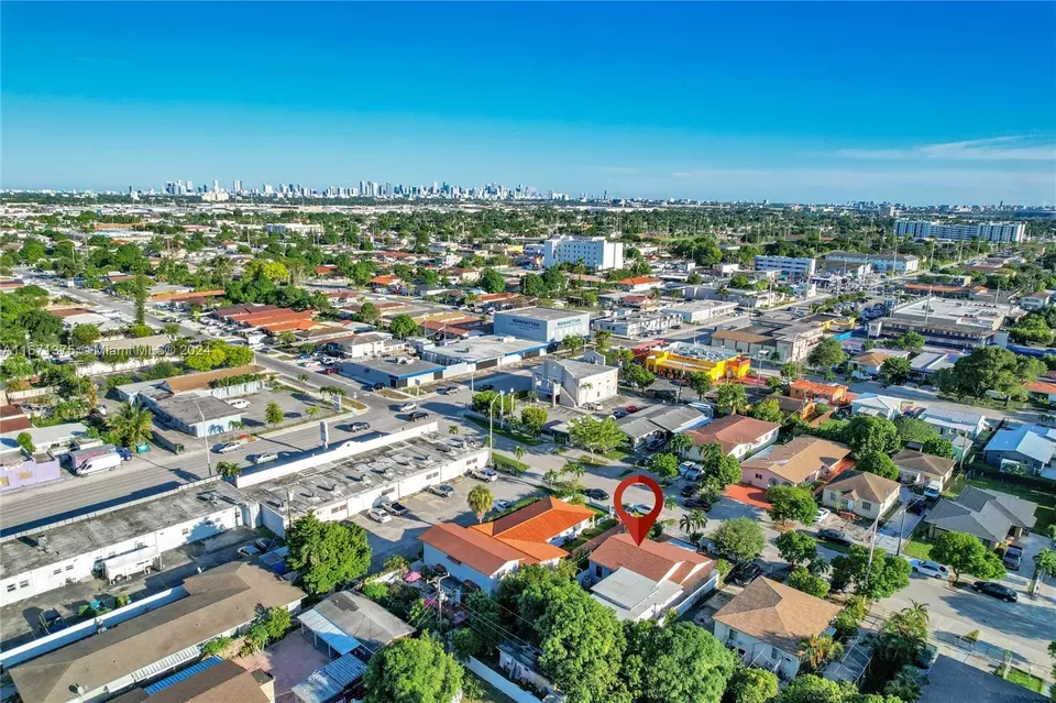 359 E 12 St, Hialeah, FL 33010 | MLS# A11671375 | 12 Photos - Movoto