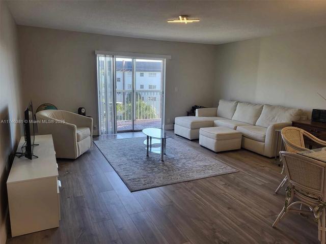 4751 NW 21st St #103, Lauderhill, FL 33313 | MLS# F10493744 | 6 Photos ...