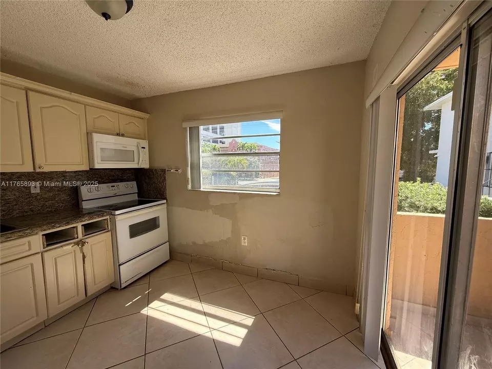 1241 NW 6th St #1, Miami, FL 33125 | MLS# A11765893 | 7 Photos - Movoto
