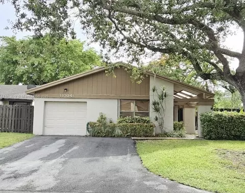 Homes For Sale in 33186, FL | Real Estate & Listings | Movoto