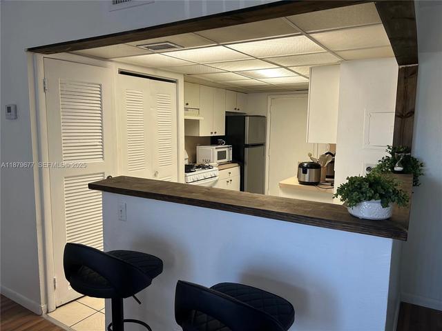 17901 NW 68th Ave #R209, Hialeah, FL 33015 | MLS# A11879677 | 40 Photos ...