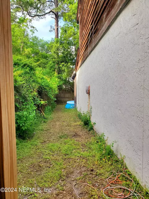 7667 Melissa Ct N, Jacksonville, FL 32210 | 13 Photos - Movoto