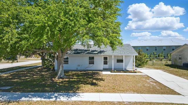 808 Faull Ln, Rockledge, FL 32955 | MLS# 1041439 | 34 Photos - Movoto
