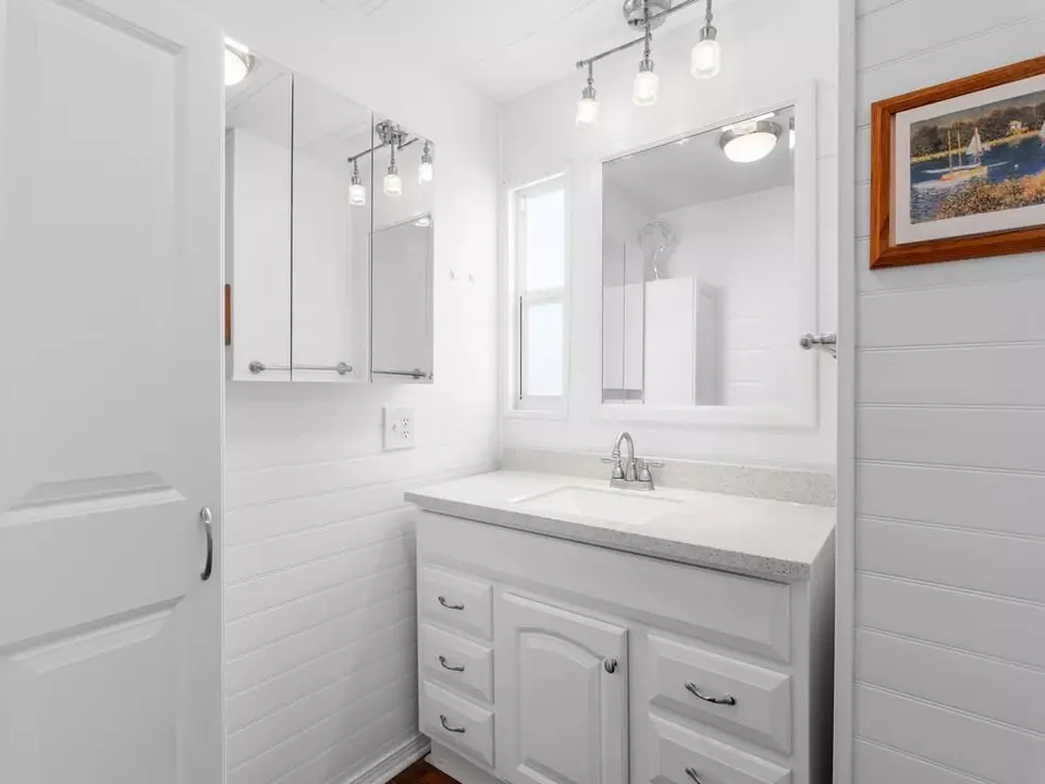 196 NEmerald Dr, Jensen Beach, FL 34957 | MLS# R11044492 | 31 Photos ...