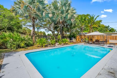 413 S Chillingworth Dr, West Palm Beach, FL 33409 | 34 Photos - Movoto